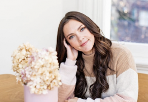 How Author Writer Emma Norris Scored Book Deal Through Social Media