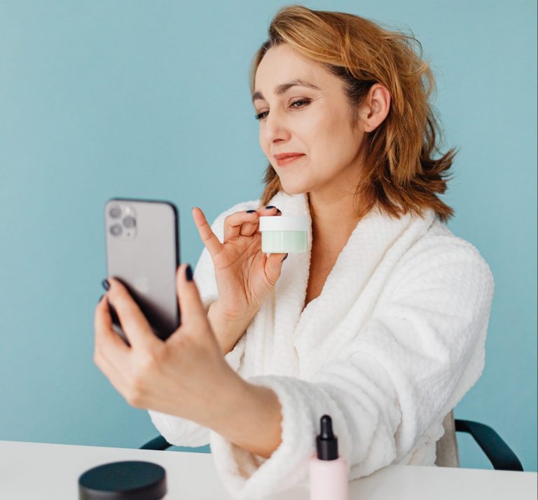 How to Use Green Screen on Your Instagram Reels | Plann